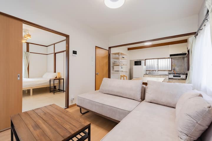 空港直通/千葉5分、成田40分/駅徒歩5分/8名まで泊まれる庭付きの隠れ家 - Chiba