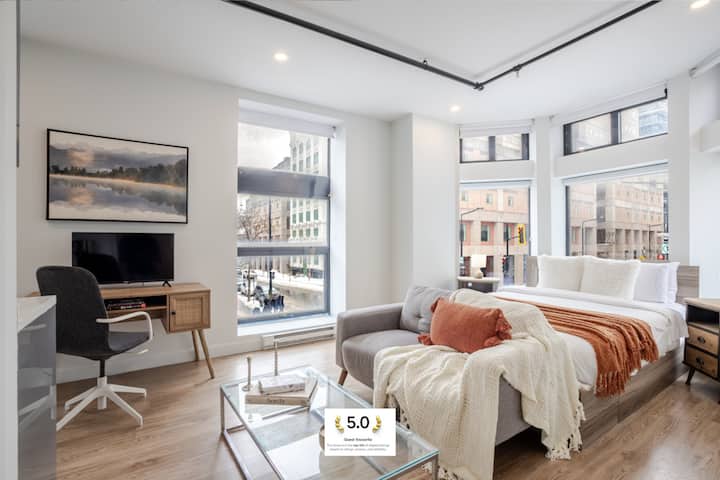 The Downtown Prestige Suite - Montreal