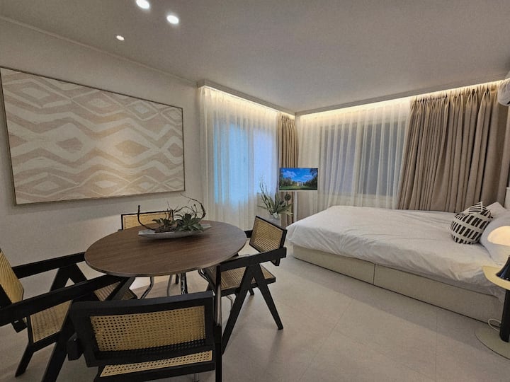 New/혜화역5분/종로/광장시장/경복궁/ddp/명동/가족/친구/올리모델링/서울역/짐보관 - Séoul