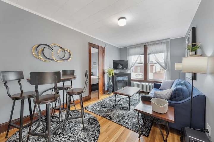 *Unit 201: The Breakwater. Downtown Retreat, 2-bed - Two Harbors, MN