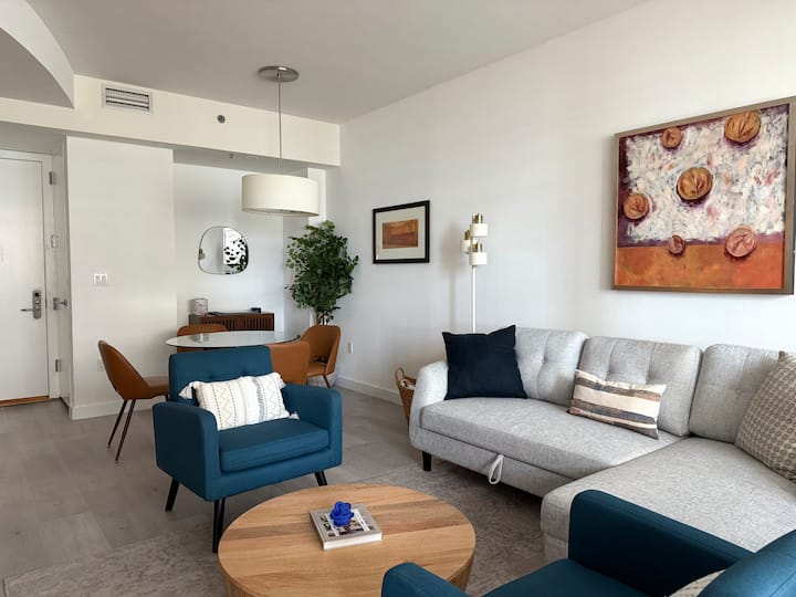 Modern Apt In Heart Of Brickell | Pool & Gym - Miami