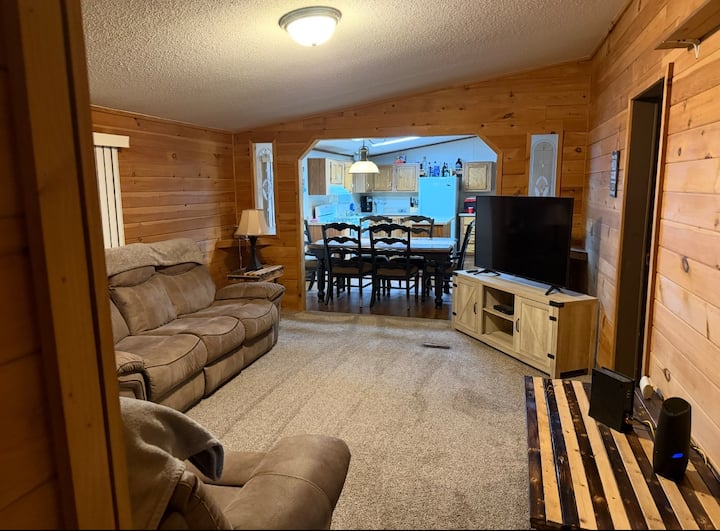 Cozy Sand Lake Cabin-2 Minutes From The Lake - Tawas City, MI