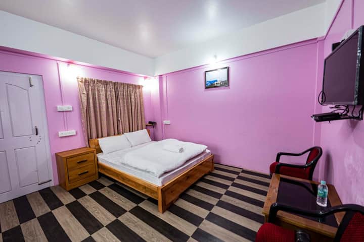 Arunachal Homestay: Homely Food & Himalayan Views - Tawang