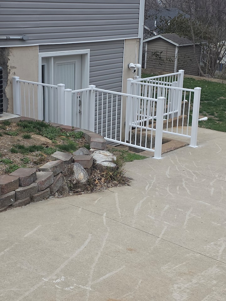 Oaks Bend Hideaway - Jefferson City, MO