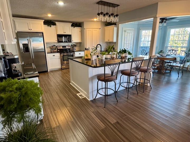 20% Off First Fifa Guest - 2 Br Guest Wing - Shawnee, KS