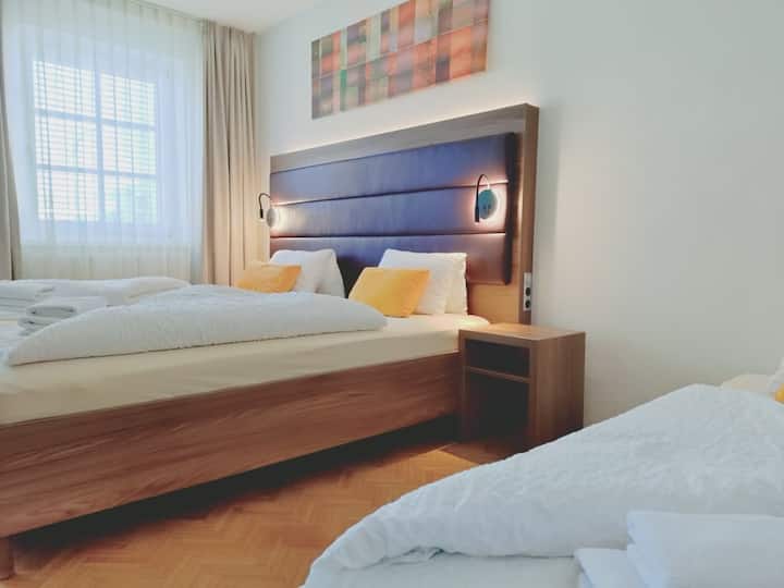 Pension Elisabeth Gmbh Dreibettzimmer Gemeinschaf - Salzbourg