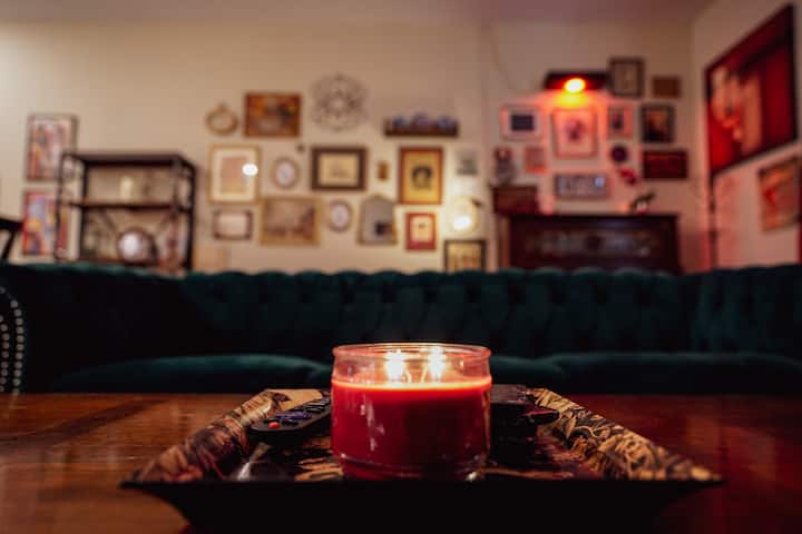 Ruby Suite - New 2 Bdrm/2bath Near Mass! - Lawrence, KS