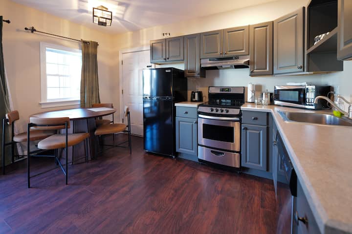 Farmhouse Suite 1 - 1 Bedroom - Woodstock, VT