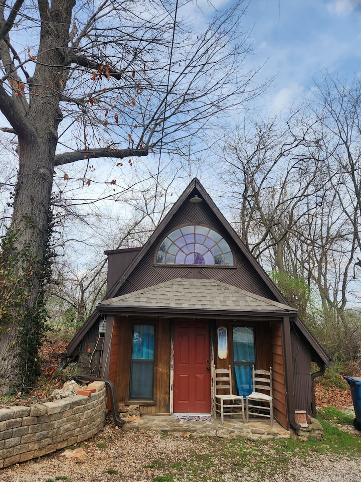 Hippie Hollow Hideout - Springfield, MO