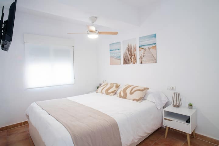 Apto Con Terraza | 1 Hab + Sofá Cama | 4 Min Playa - Benicarló