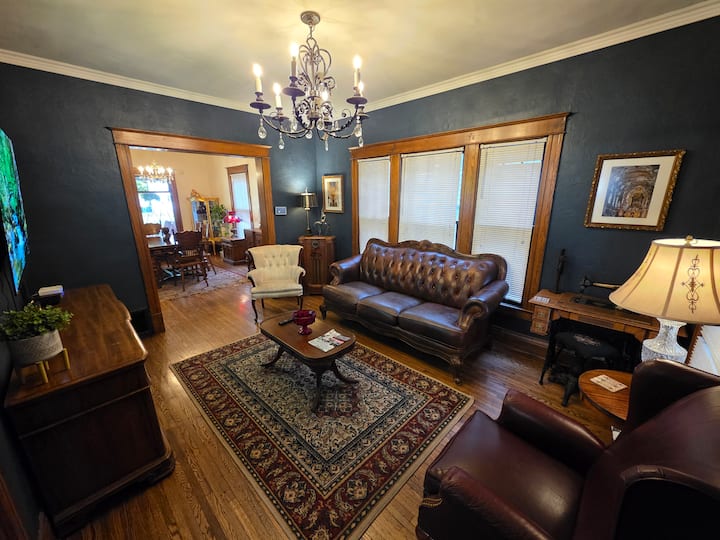 Historic Craftsman Style Boutique House - Springfield, IL