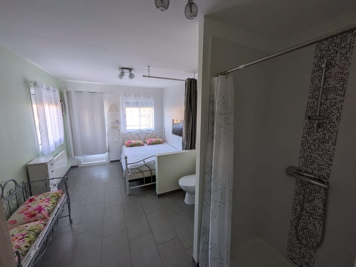 Chambre Pour Deux Personnes Avec Petit Déjeuner - Condom