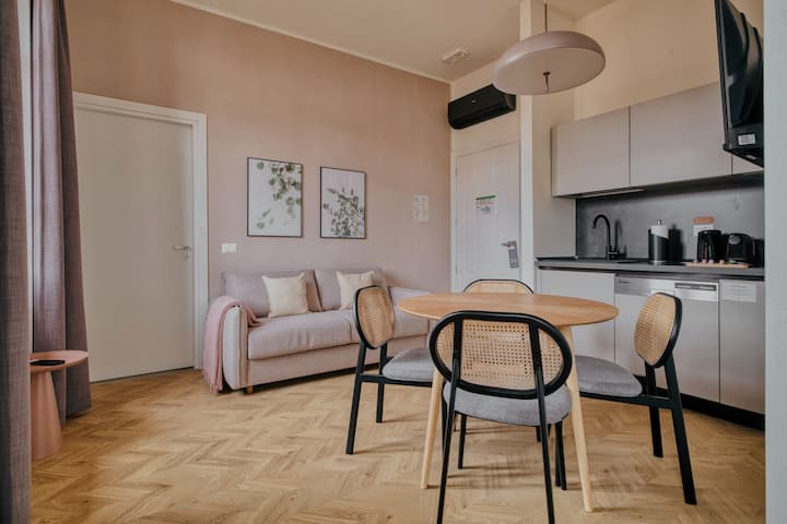 Limehome Florence Via Guelfa | 2-br Apt + Sofa Bed - Florence