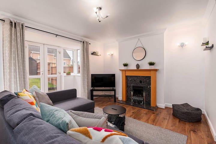 Hills Close By Nappetite - Rotherham, UK