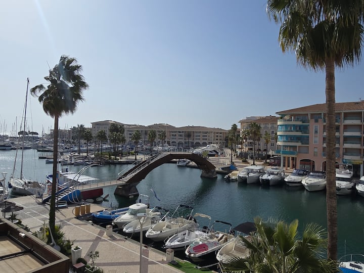Appartement De Type 2 Vue Port - Fréjus