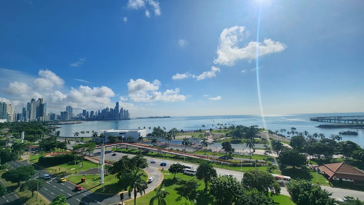 Vista A La Bahía De Panamá Y Piscina | Apartamento - Panama