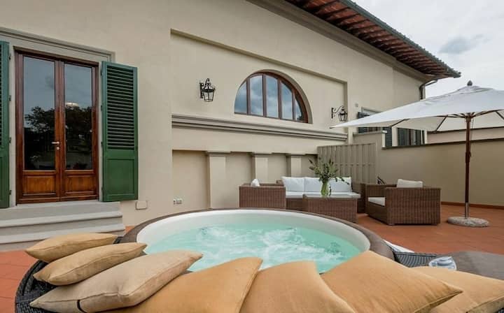 The Florentine Heritage Estate - Pool & Jacuzzi - Florencia