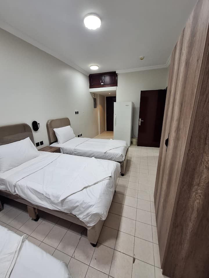 شقة 3 غرف نوم بمجلس ومطبخ متكامل - Makkah