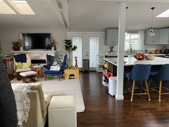 Sweet Kid-friendly Downtown Home - Walnut Creek, CA