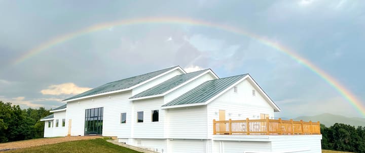 King Suite, Blue Ridge Mountain Views - Lexington, VA