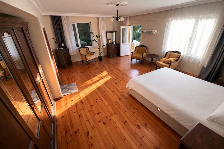 Closest House To The Airport - Aéroport International d'Istanbul (IST)