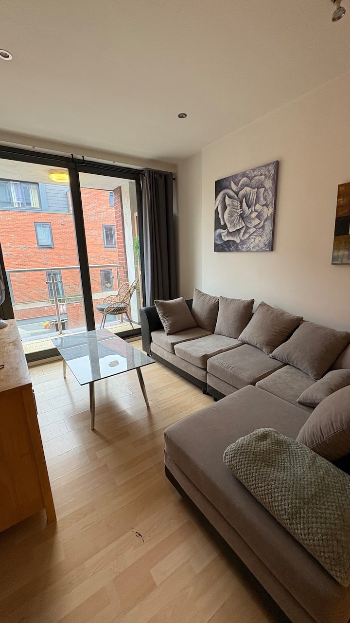 Spacious 2-bedroom City Apartment - Birmingham