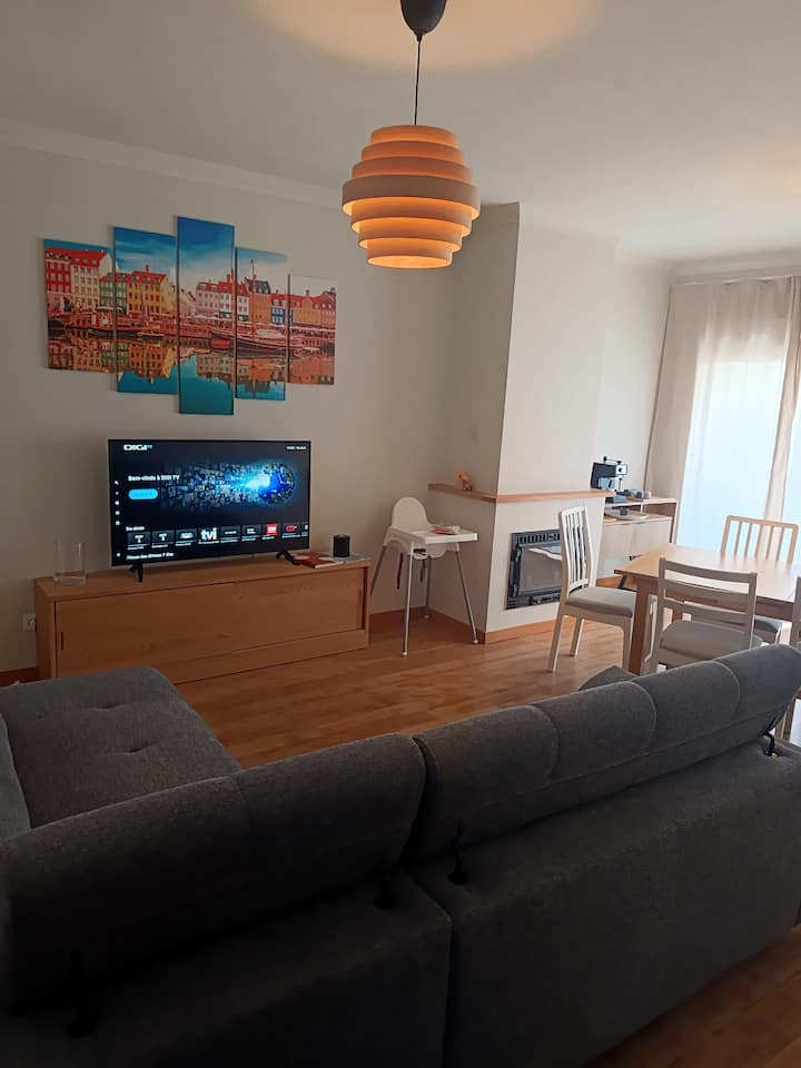 Familyhub - Ecohost | T2+1 · 8 Pax · A/c · Porto - Senhora da Hora