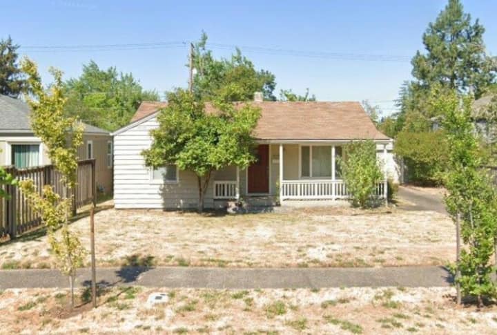 Eugene Getaway | Walk To Hayward Field & Trails - Eugene, OR