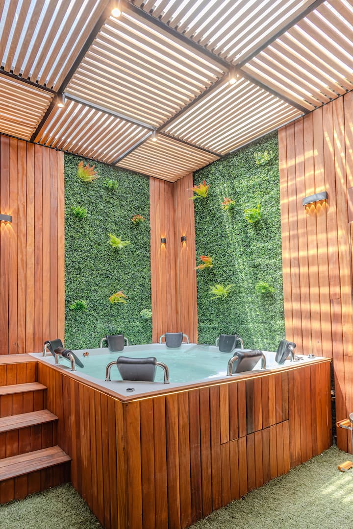 Casa 5km To Poblado/2 Jacuzzi/ Ac/ 12 Pax - Medellín