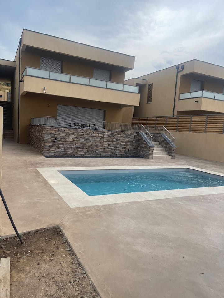 Superbe Villa Neuve Avec Piscine -Vue Mer-furiani - Bastia