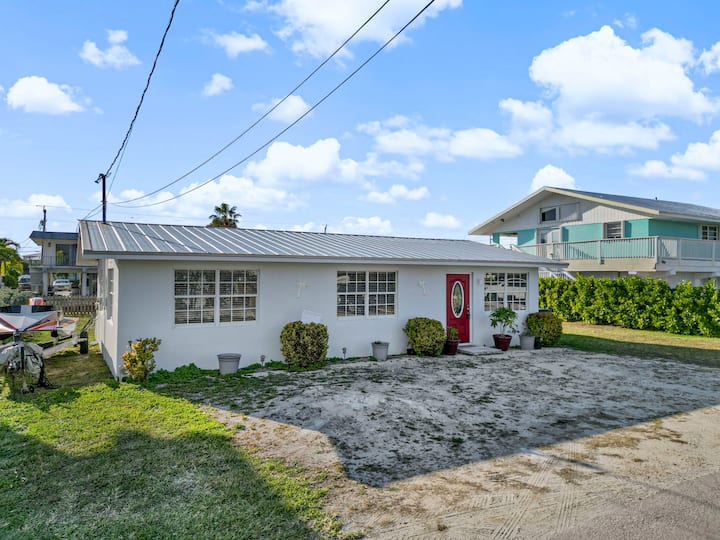 Marathons Cozy Getaway - Marathon, FL