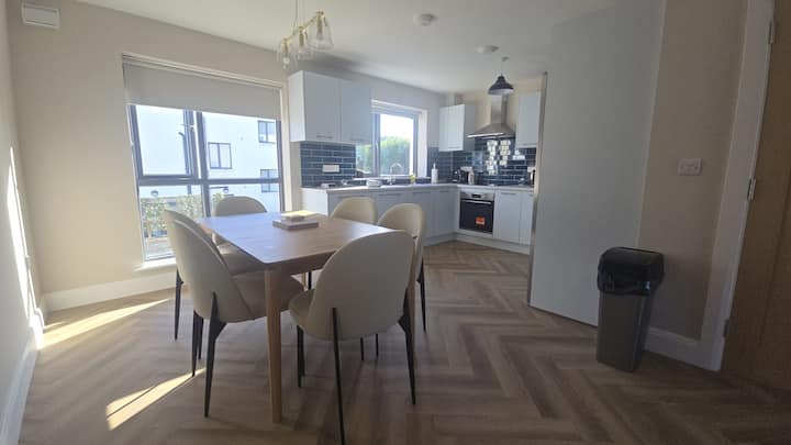 Your Home At Barna: 4 Bed, 3 Bath + Free Parking - Galway