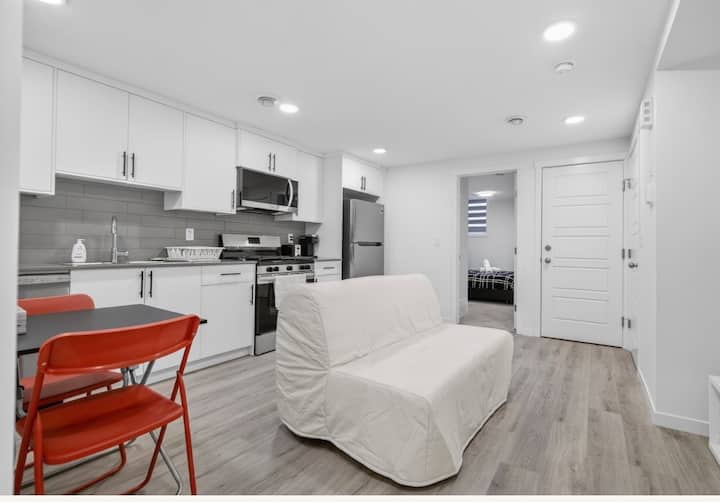 Brand New One Bedroom Suite With Separate Entrance - Beaumont