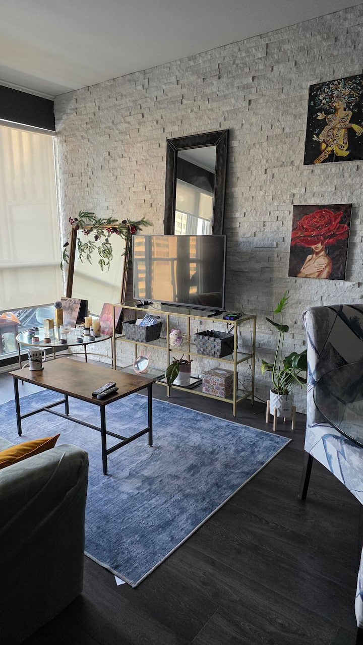 Artistic High-rise Serenity In Heart Of Downtown! - Toronto
