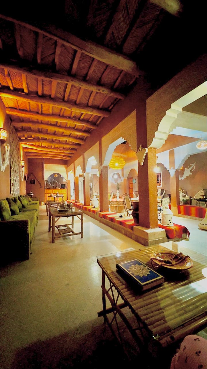 Authentic Traditional Moroccan Riad With 6 Rooms. - Ouarzazate