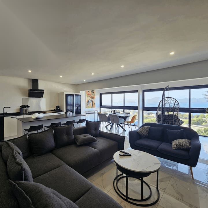 Duplex Contemporain Avec Une Sublime Vue Mer - Fort-de-France