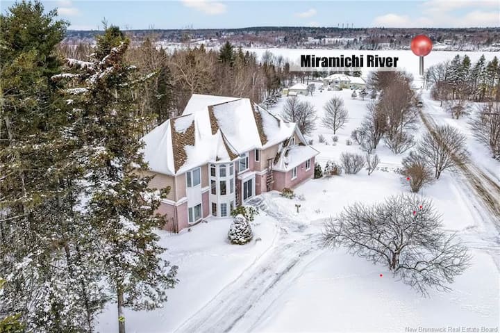 River View Estate  Perfect For Families & Retreats - Miramichi