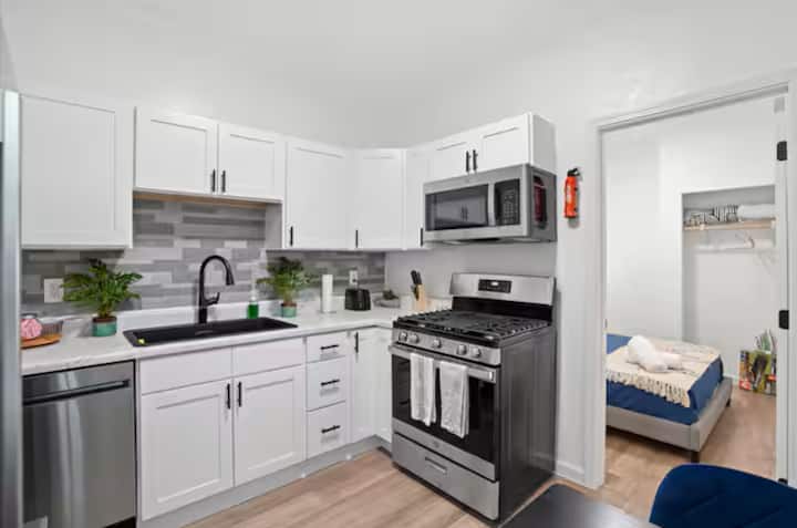 20% Off Perfect Location In Soma / World Cup Await - San Francisco