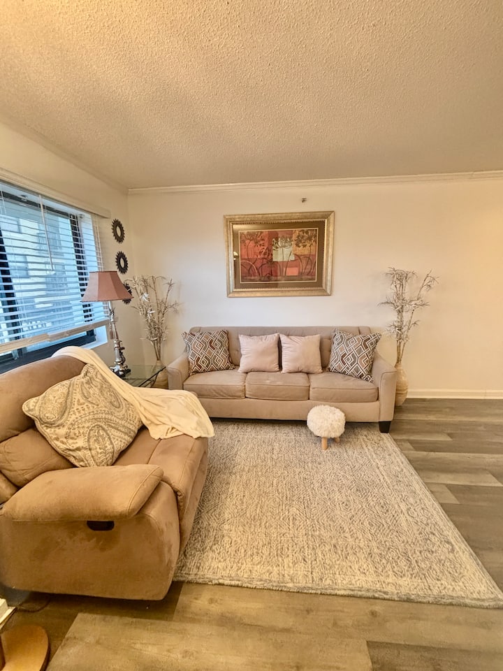 Modern High-rise 1 Bedroom Condo In Sandy Springs - Sandy Springs, GA