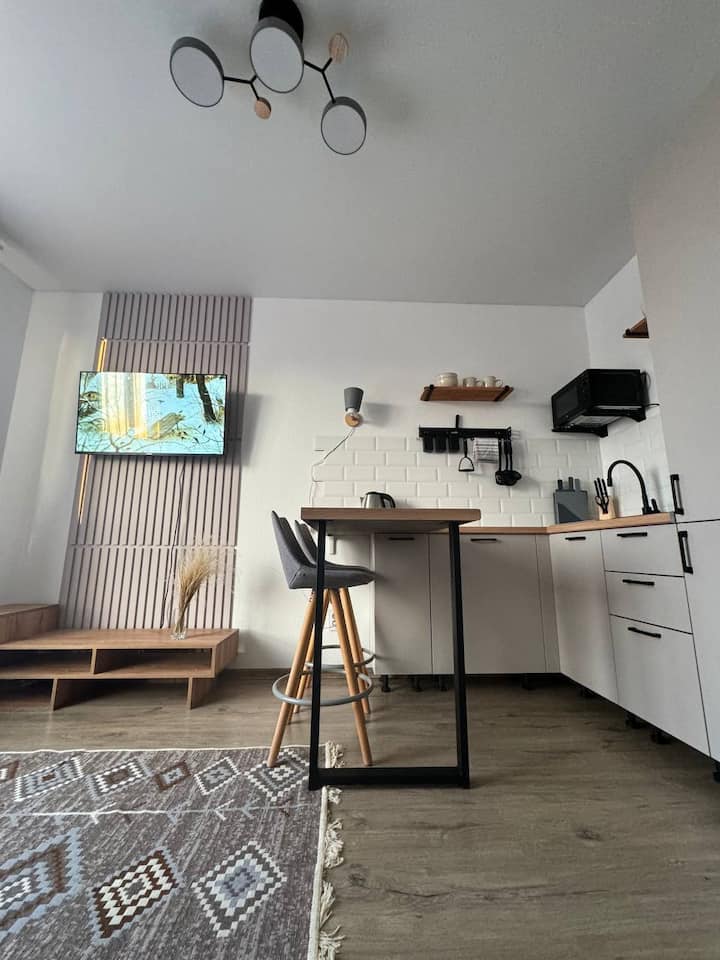 A Bright Flat Filled With Sunlight - Sherwood Forest