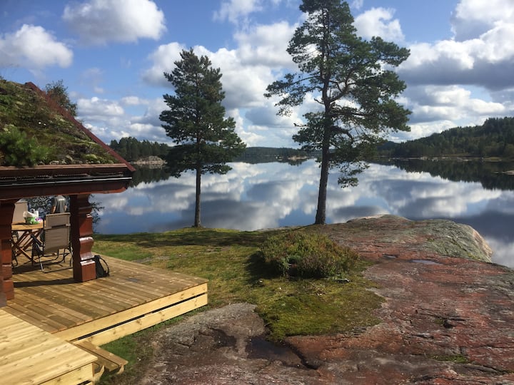 Koselig Laftet Hytte Ved Idyllisk Innlandsvann - Greenland