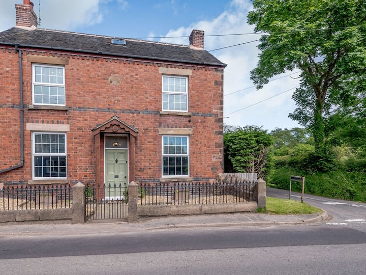 Horse Shoe Cottage - Leek