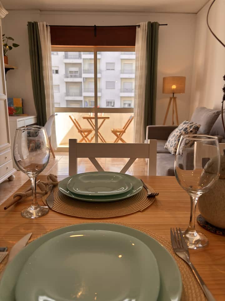Apartamento Para 4 No Centro, 20min Praia, Airport - Faro
