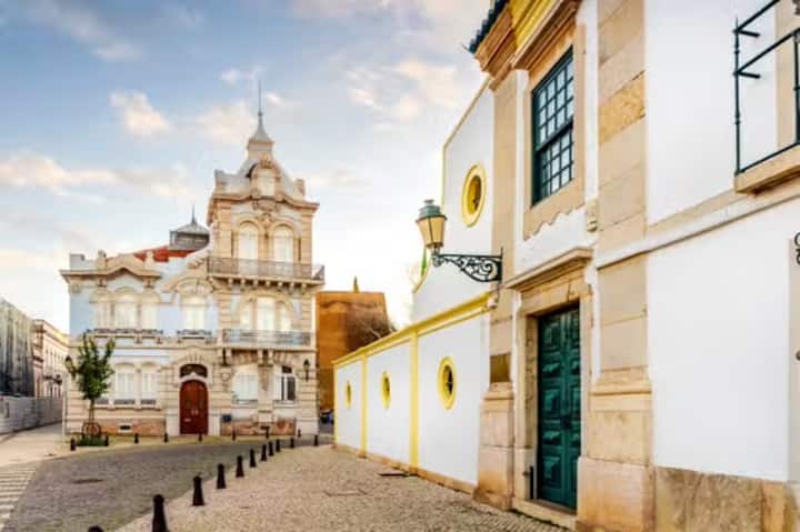 Apartamento Para 4 No Centro, 20min Praia, Airport - Faro