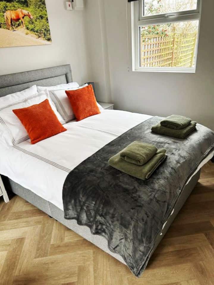 Little Acorns - New Milton