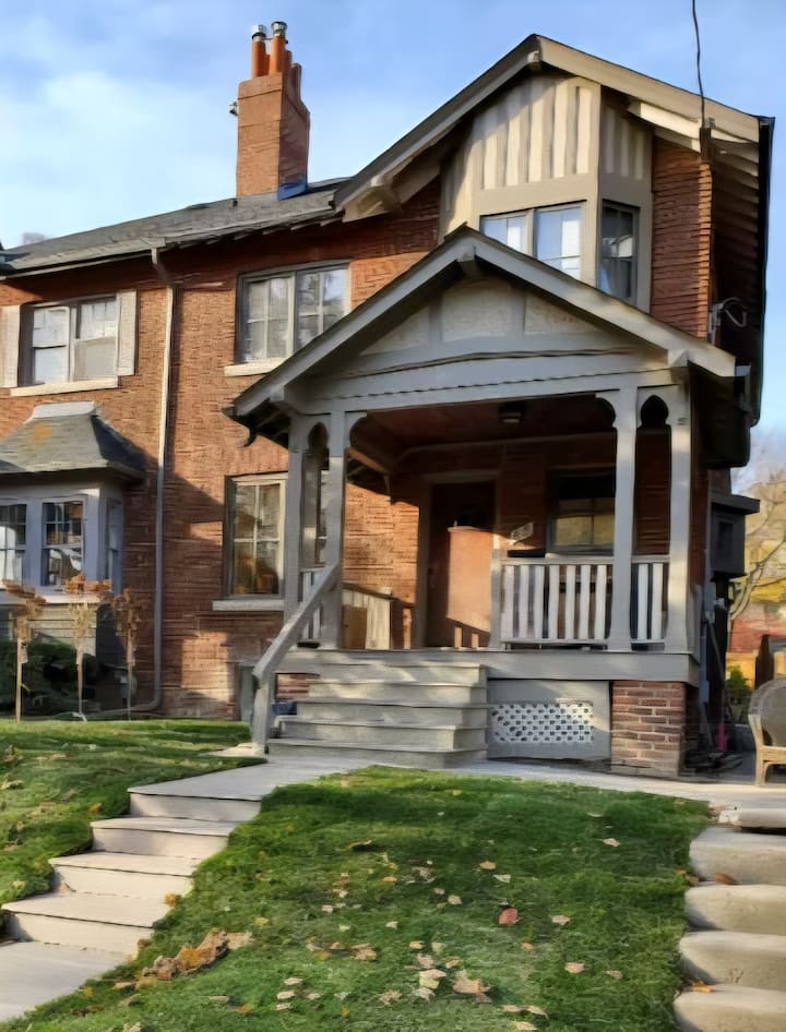 One Bedroom - Walk To Subway & Best Restaurants - Toronto