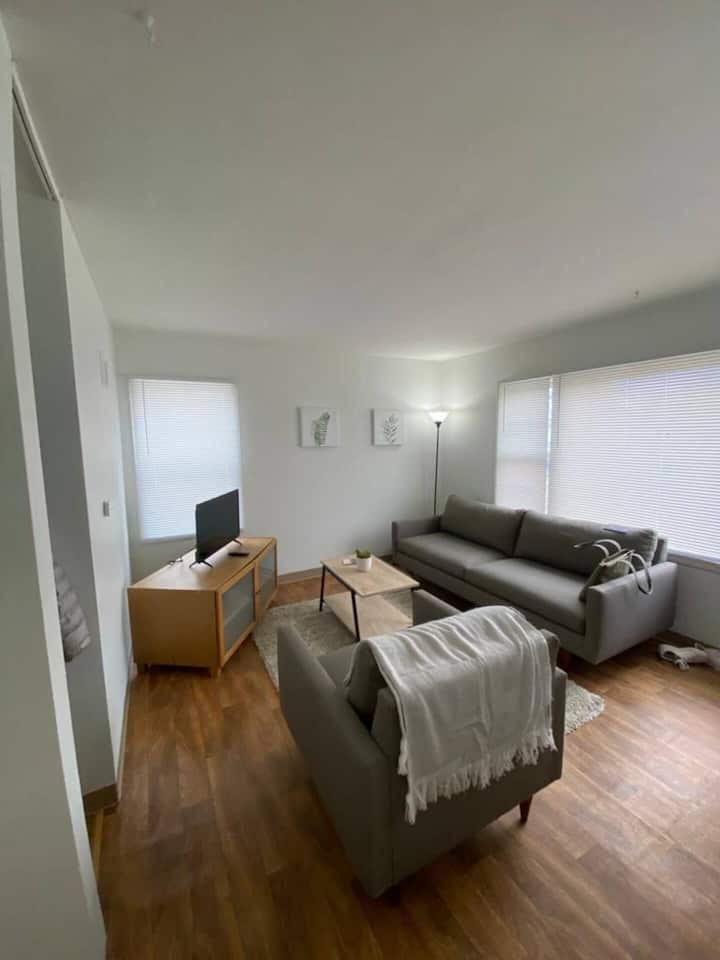Clean 1br For Ext Stay | Great Value | W/d On Site - Cedar Rapids, IA