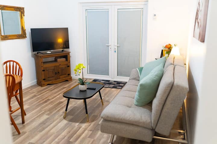 Cosy Corner Stylish Home-away-from-home In Watford - Watford