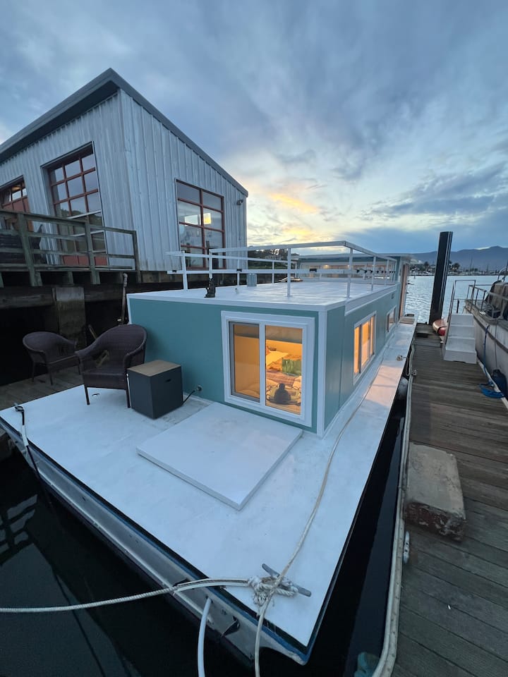Floating “Jewel Box”retreat On The Bay. - Sausalito, CA