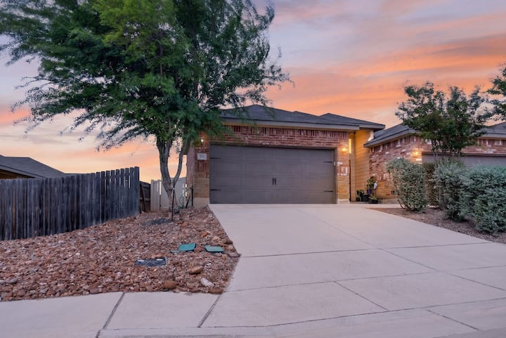 New! 3br Home W/fenced Yard, Patio And Fast Wifi! - New Braunfels, TX